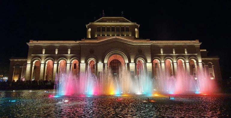 Republic Square, Yerevan: A Dream Destination for Tourists - Iran ...